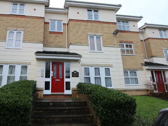 Robertsons Drive, St Annes Park, Bristol BS4, 2 bed flat to rent, £1,200 pcm | PrimeLocation