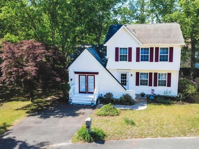 Robin Dr, Hamilton Township, Home For Sale