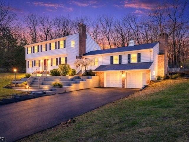 Robin Glen Rd, Watchung, Home For Sale