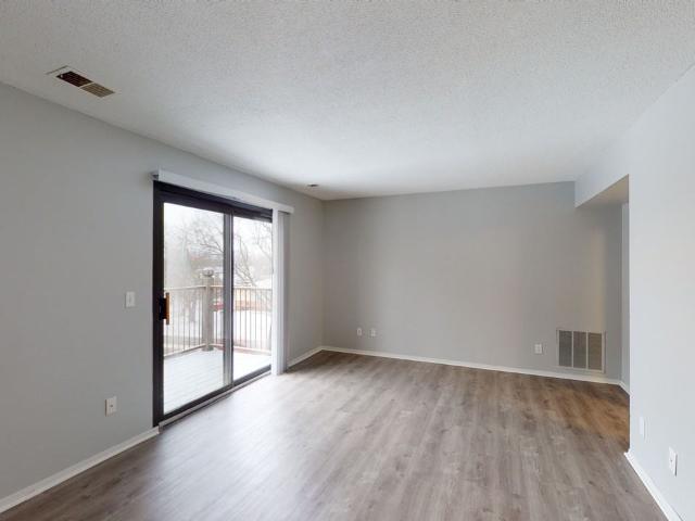 Robin Hills 2 Bedroom Apartment for Rent at 607 Sw 2nd St, Lees Summit, MO 64063
