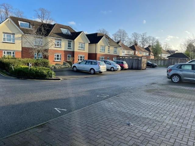 Robin Hood Lane, Hall Green B28, 2 bed flat to rent, £1,295 pcm | PrimeLocation