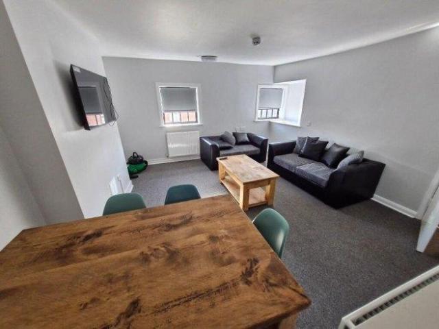 Robin Hood Street 5 bed house share to rent £3,140 pcm £725 pw