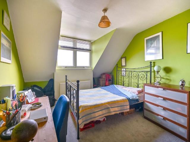 Robin Hood Way, Kingston Vale, London SW15, 1 bed flat to rent, £1,500 pcm | PrimeLocation