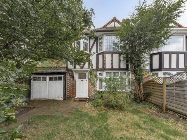 Robin Hood Way, London SW15 3 bed terraced house to rent £2,295 pcm £530 pw