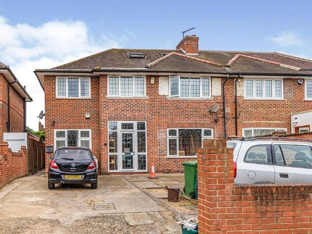 Robin Hood Way, London SW15 3 bed semi detached house to rent £2,250 pcm £519 pw