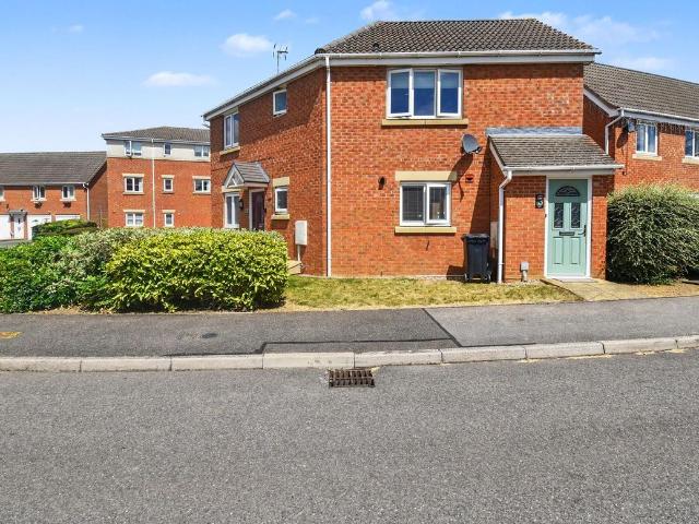 Robin Road, Corby NN18, 2 bed flat to rent, £875 pcm | PrimeLocation