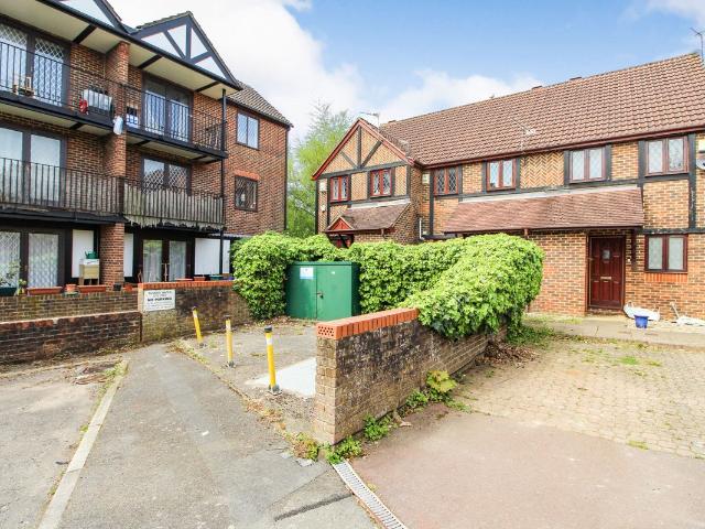 Robina Close, Northwood Hills, Northwood HA6, 2 bed terraced house to rent, £1,850 pcm | PrimeLocation