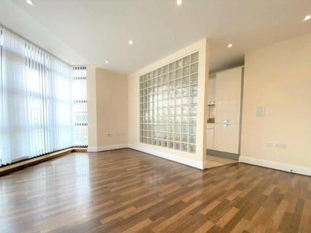 Robinhood Lane, Bonham Court, Winnersh, 2 Bedroom Apartment