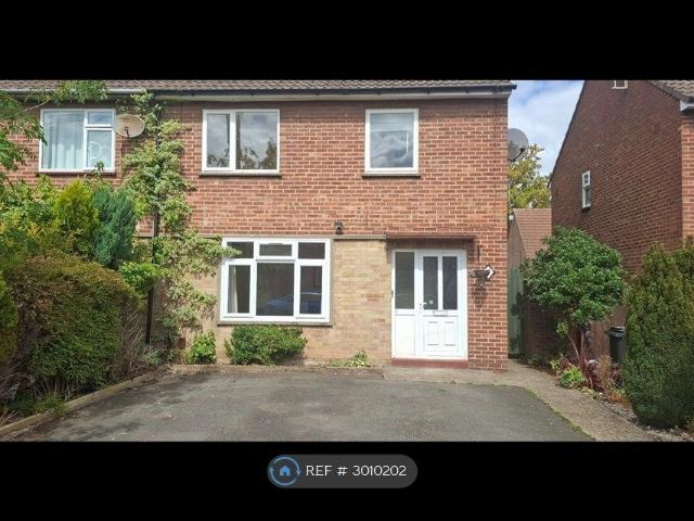 Robins Close, Peterborough PE2, 3 bed semi detached house to rent, £1,100 pcm | PrimeLocation
