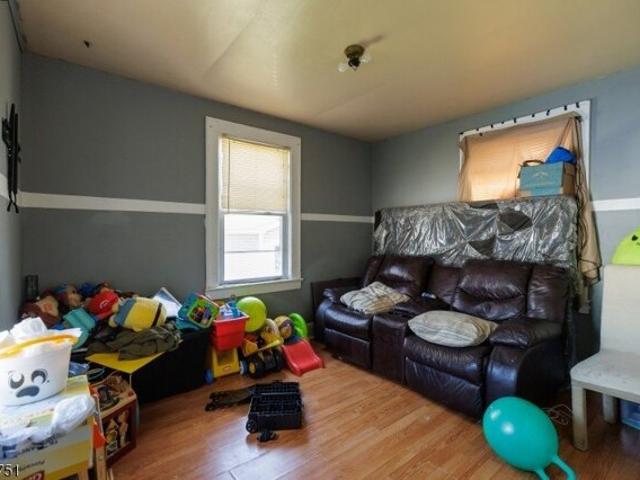 Robins St, Roselle, Home For Sale