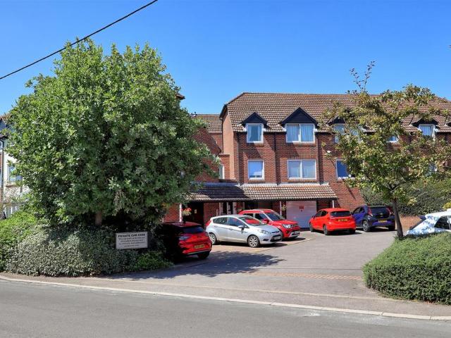 Robinsbridge Road, Coggeshall 1 bed flat to rent £1,025 pcm £237 pw