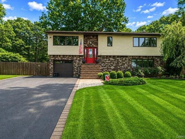 Robinson Ave, East Patchogue, Home For Sale