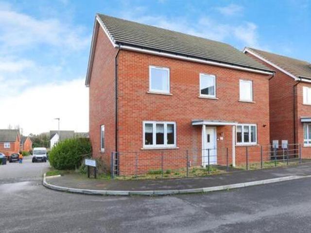 Robinson Grove, Longhedge, 4 Bedroom Detached