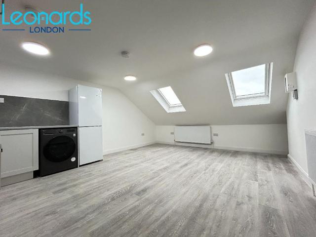 Robinson Road, London, SW17 1 bed apartment to rent £1,700 pcm £392 pw