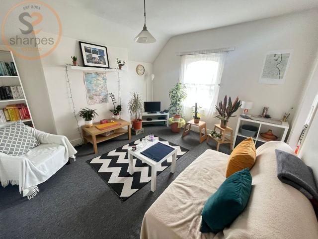 Robinson Road, London SW17, 1 bed flat to rent, £1,500 pcm | PrimeLocation