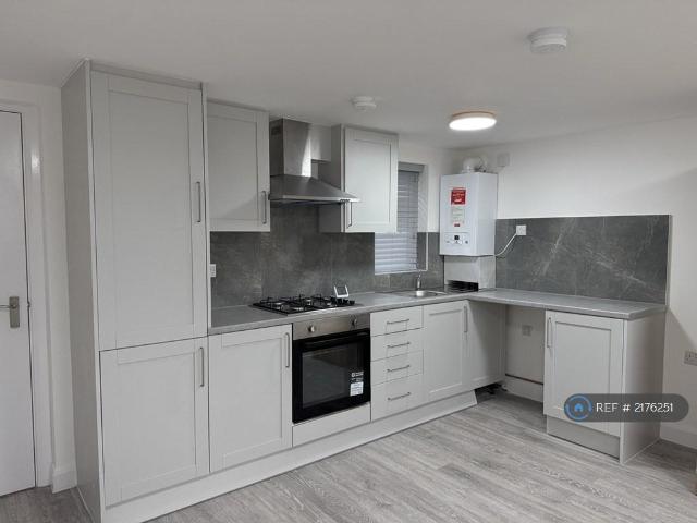 Robinson Road, London, SW17 1 bed flat to rent £1,650 pcm £381 pw