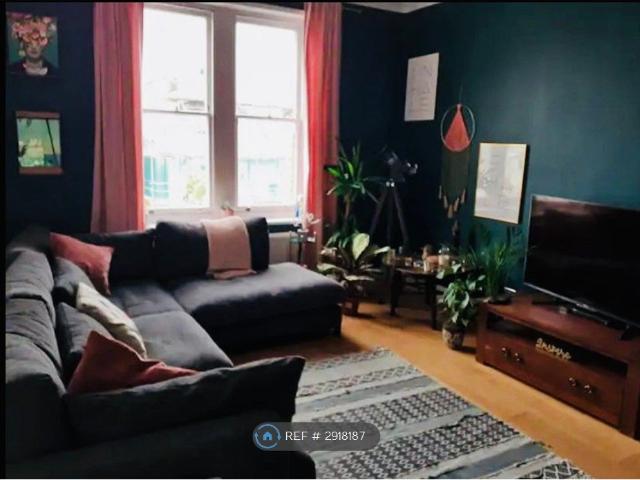 Robinson Road, London SW17, 1 bed flat to rent, £1,650 pcm | PrimeLocation