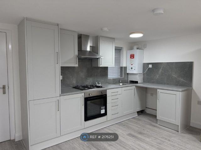 Robinson Road, London SW17, 1 bed flat to rent, £1,650 pcm | PrimeLocation