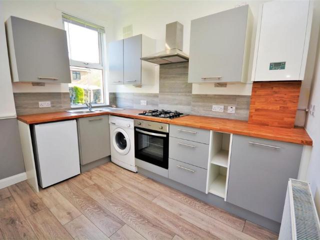 Robinson Road, London, SW17 1 bed property to rent £1,550 pcm £358 pw