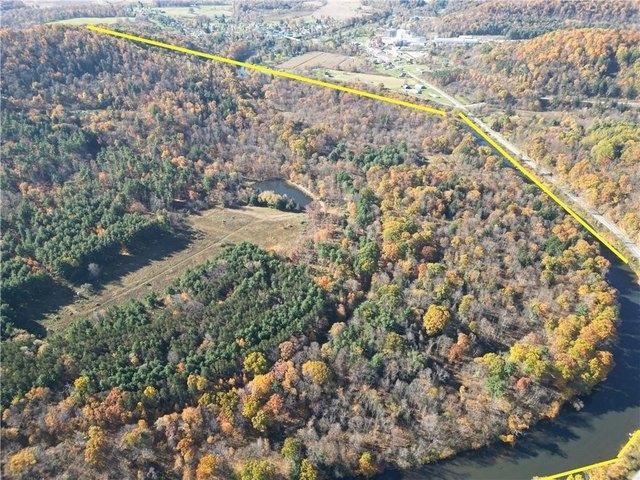 Robinson St, Summerville, PA 15864