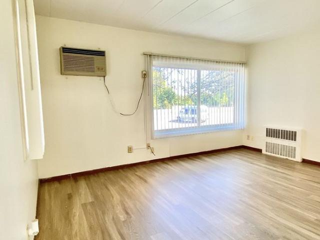 Robinwood Apartments 1 Bedroom Apartment for Rent at 3848 W Broadway Ave, Robbinsdale, MN 55422
