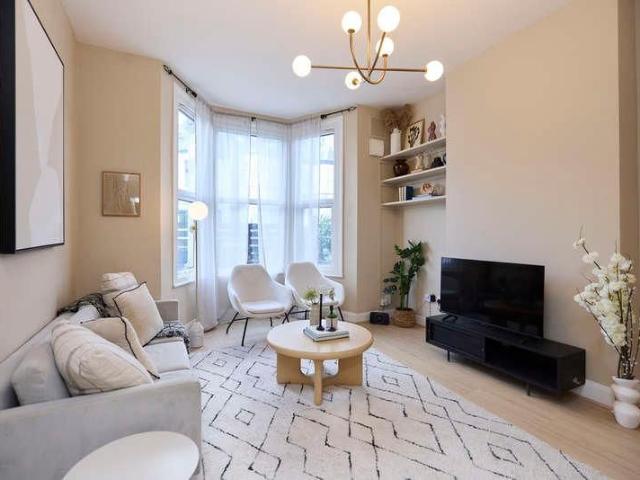 Robson Avenue, Nw, London, NW10