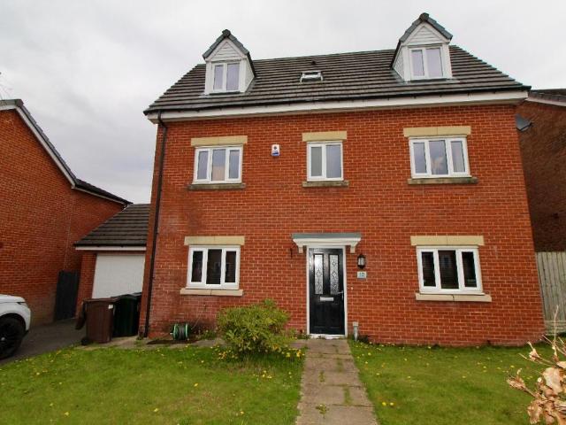 Rochdale OL16 4 bed detached house to rent £1,950 pcm £450 pw