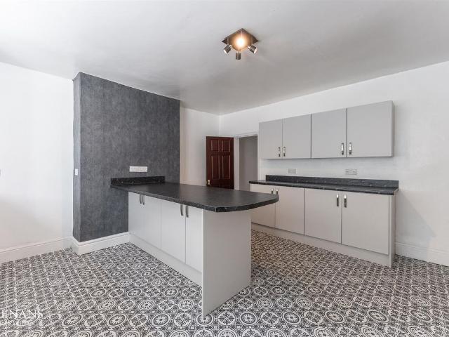 Rochdale Road, Bacup OL13, 5 bed terraced house to rent, £950 pcm | PrimeLocation
