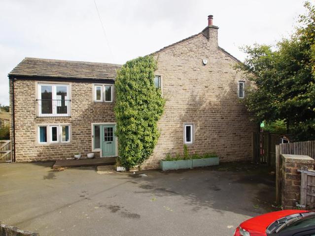Rochdale Road, Denshaw OL3 4 bed detached house to rent £2,250 pcm £519 pw