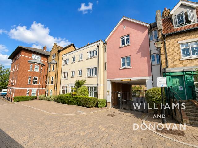 Roche Close, Rochford SS4, 1 bed flat to rent, £1,000 pcm | PrimeLocation