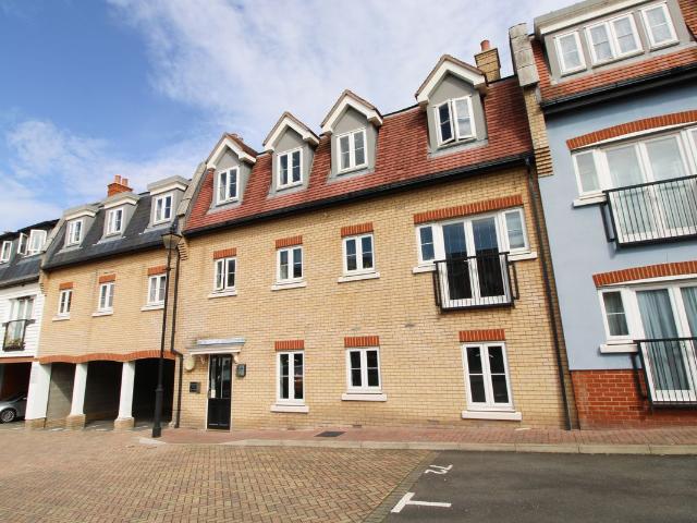 Rocheforte House, Rochford SS4, 1 bed flat to rent, £950 pcm | PrimeLocation