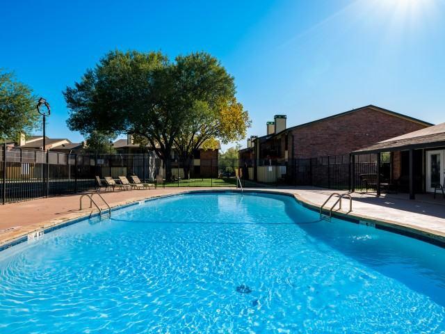 ROCHELLE PLACE 2 Bedroom Apartment for Rent at 240 W Rochelle Rd, Irving, TX 75062 Nichols Park