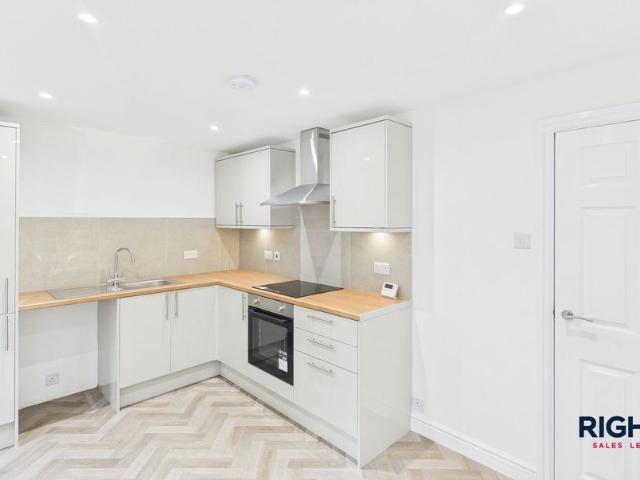 Rochester Court, Horbury WF4, 2 bed terraced house to rent, £995 pcm | PrimeLocation