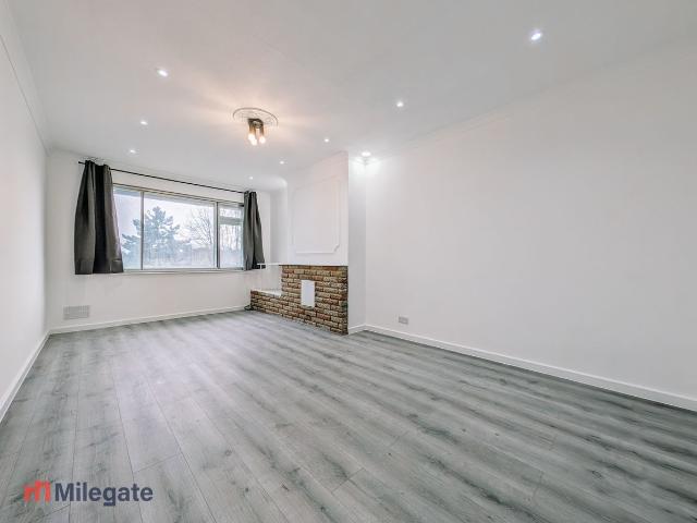 Rochester Drive, Bexley DA5, 2 bed maisonette to rent, £1,650 pcm | PrimeLocation