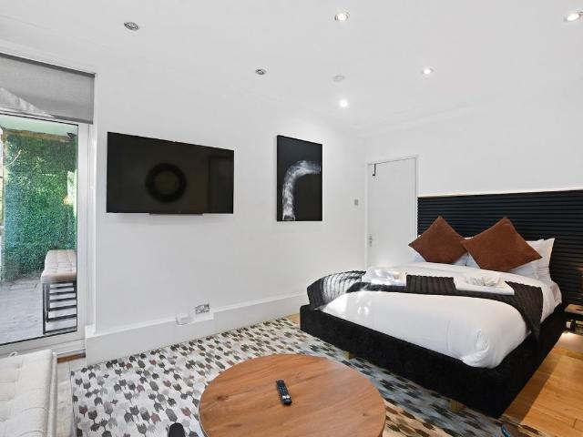 Rochester Square, London NW1, 2 bed flat to rent, £3,395 pcm | PrimeLocation
