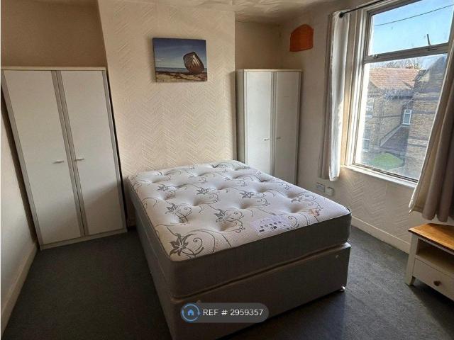 Rochester St, Chatham ME4, 3 bed terraced house to rent, £1,300 pcm | PrimeLocation