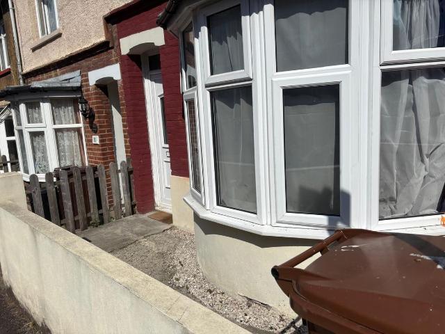 Rochester Street ME4, 2 bed terraced house to rent, £1,800 pcm | PrimeLocation