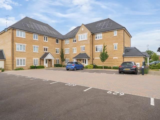 Rochford Lodge, The Boulevard. 2 bed flat to rent £1,850 pcm £427 pw
