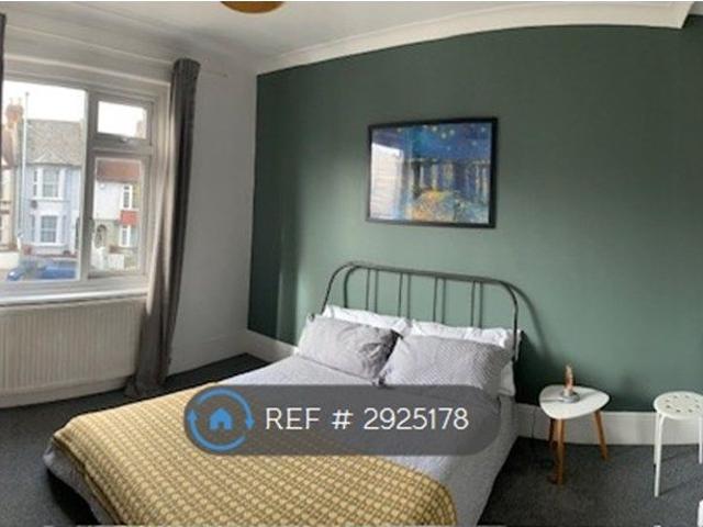 Rock Avenue, Gillingham ME7, Room to rent, £495 pcm | PrimeLocation