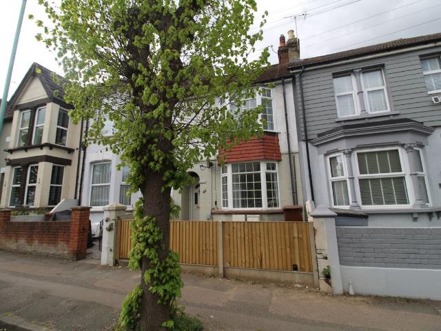 Rock Avenue, Gillingham, Kent ME7, 3 bed terraced house to rent, £1,300 pcm | PrimeLocation