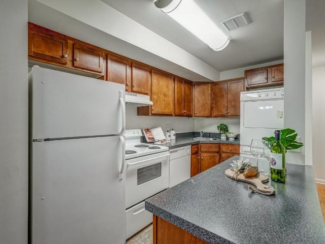 Rock Creek 1 Bedroom Apartment for Rent at 2830 Broad Rock Blvd, Richmond, VA 23224 South Garden
