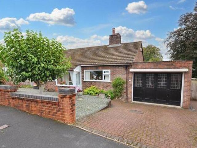 Rock Crescent, Oulton, 3 Bedroom Detached