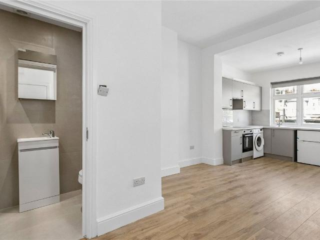 Rock Street, London N4, Studio to rent, £1,650 pcm | PrimeLocation