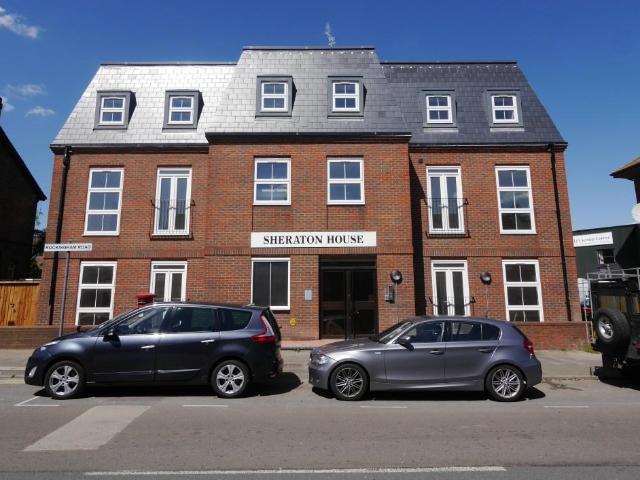 Rockingham Road, Uxbridge UB8 2 bed ground floor flat to rent £1,750 pcm £404 pw