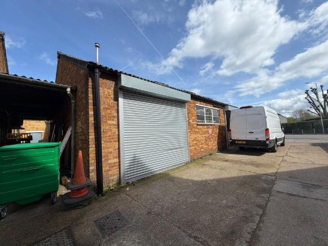 Rockingham, Uxbridge, UB8 Terraced house to rent £3,000 pcm £692 pw