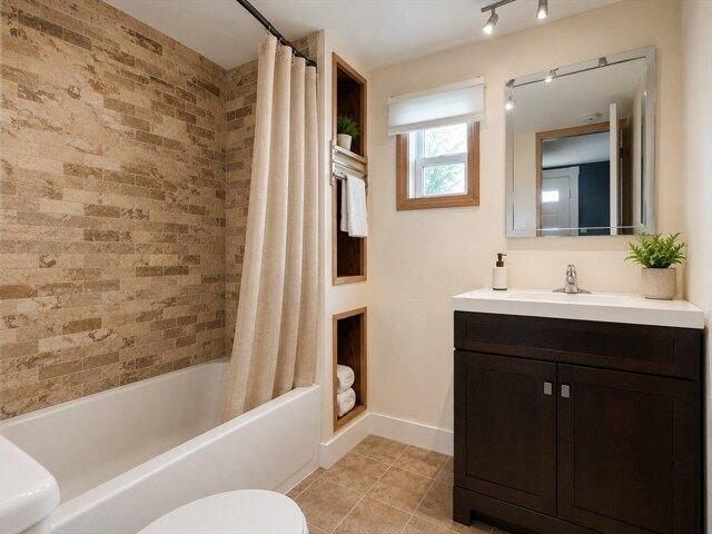 Rockland St Apt,hingham, Property For Sale