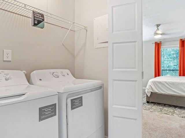 Rockledge Apartments 2 Bedroom Apartment for Rent at 2075 Powers Ferry Rd Se, Marietta, GA 30067