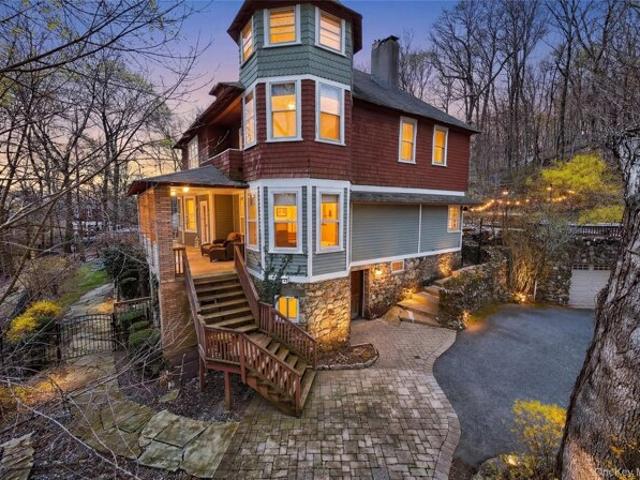 Rockledge Dr, Suffern, Home For Sale