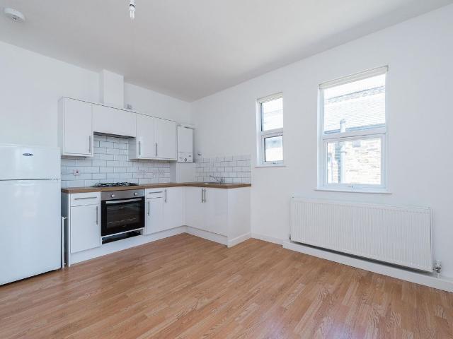 Rockmount Road, London SE18, 1 bed flat to rent, £1,200 pcm | PrimeLocation