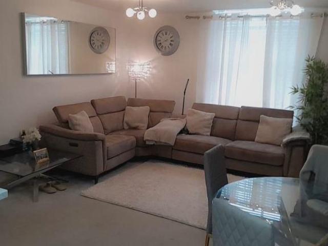 Rocksborough, Solihull B92, 2 bed flat to rent, £1,750 pcm | PrimeLocation
